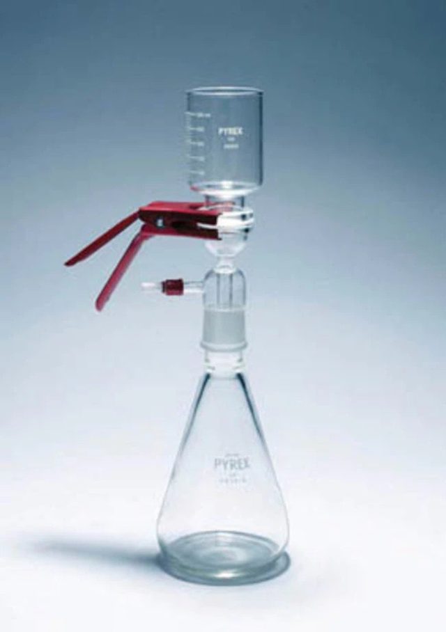 Complete Glass Filtration System with Vacuum Pump